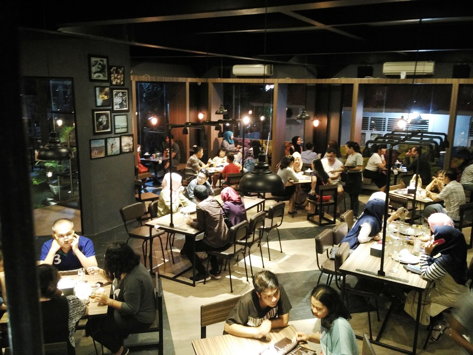 The Kafe Restaurant & Lounge Padang