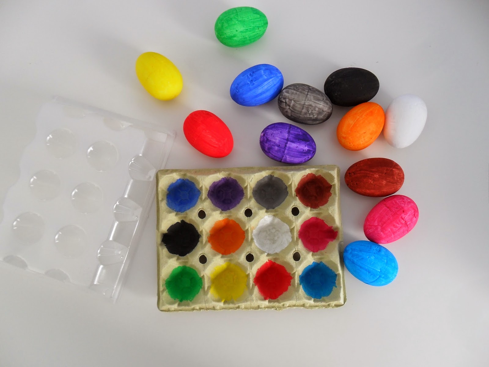 Materiales para Educación Infantil: HUEVOS DE COLORES