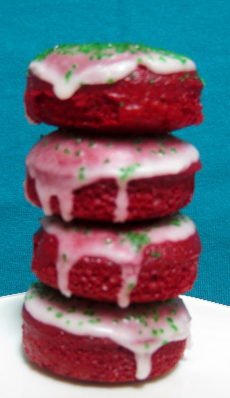 With love and Chevrons: Mini Red Velvet Donuts