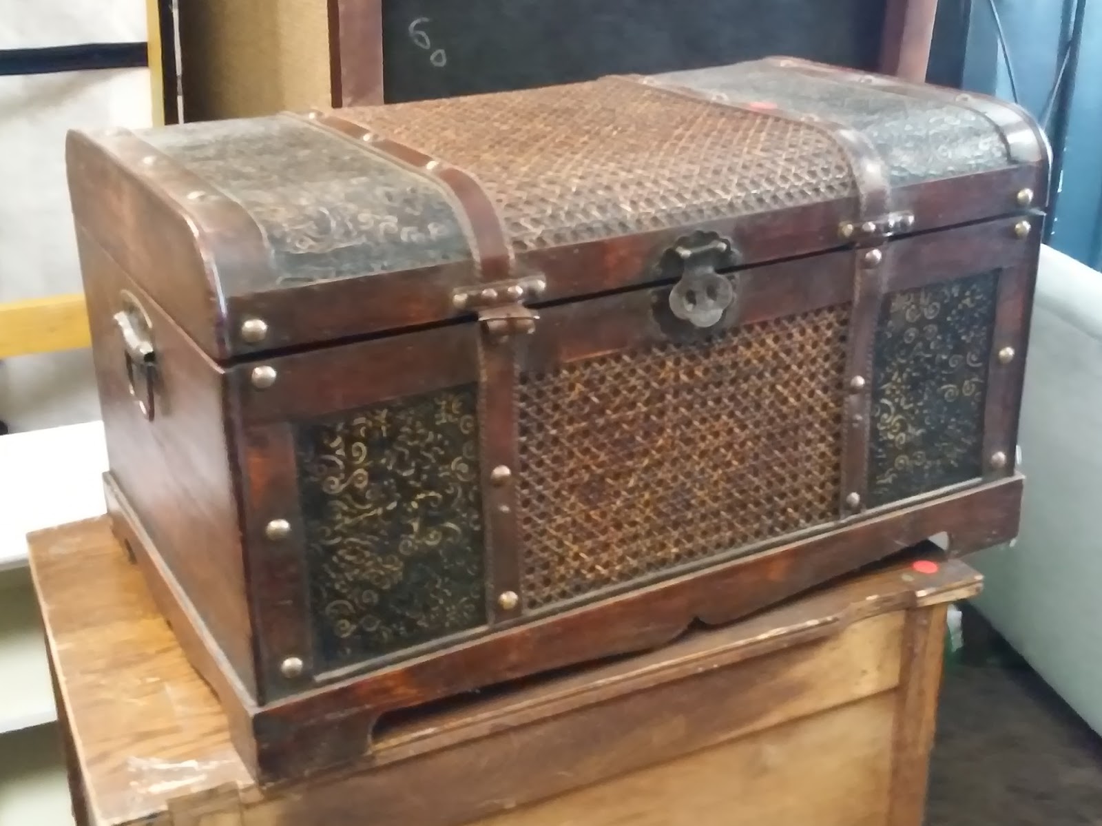 UHURU FURNITURE & COLLECTIBLES: SOLD #3147 28" Wide Modern Asian ...