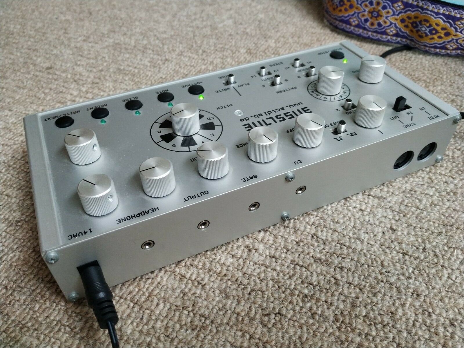 MATRIXSYNTH: Acidlab Baseline Roland TB-303 Clone
