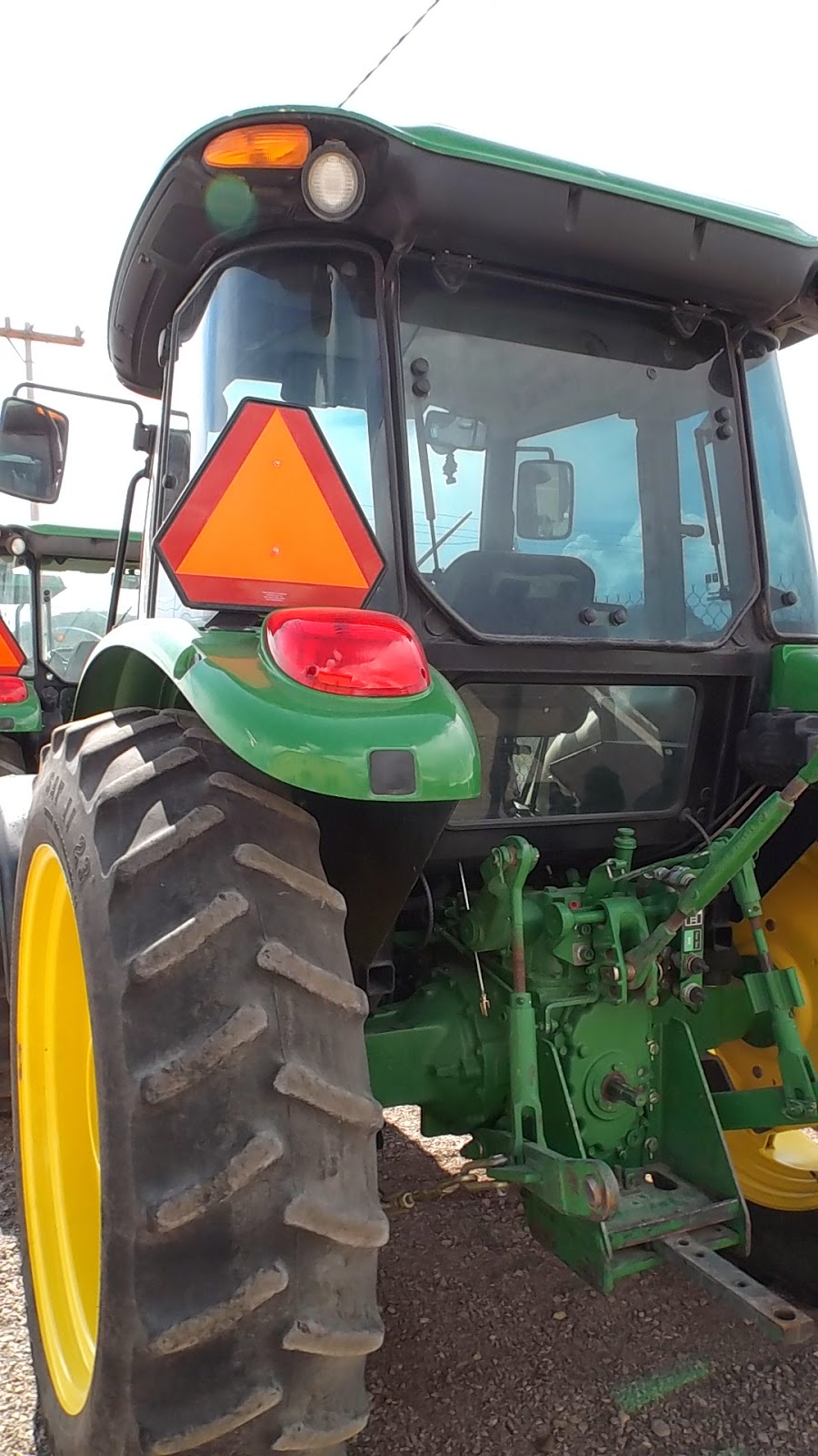 MAQUINARIA AGRICOLA INDUSTRIAL: Tractor John Deere 5725, 4x4 ...