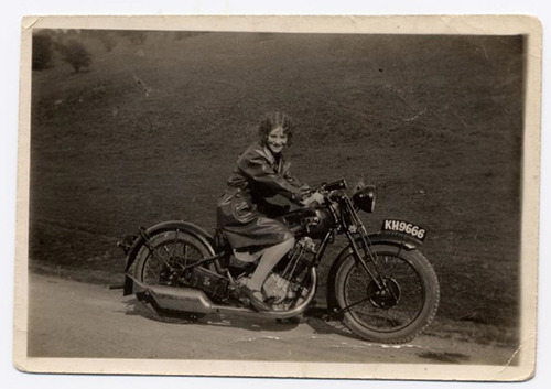 Triple Thread: Vintage Threads: Babes on Bikes