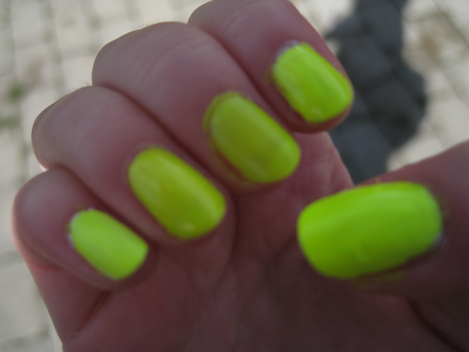 Kamillas Negle Blog: Fængslende neon negle!