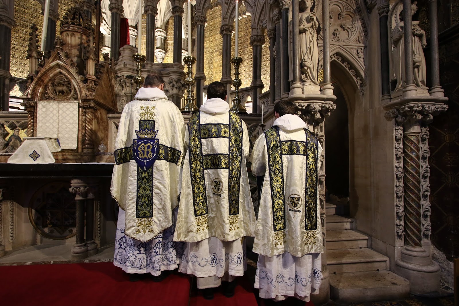 London's Rosary Shrine Vestments ~ Liturgical Arts Journal