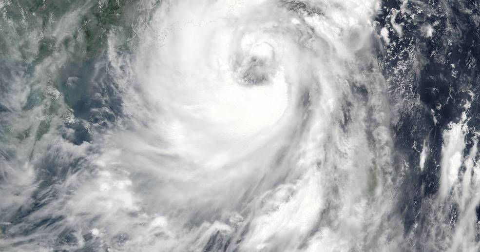 The Big Wobble : Typhoon Nida takes aim on China's mainland