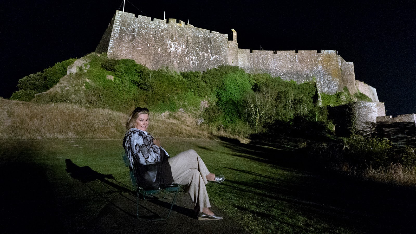Patricia's Frog Blog - Back in Europe: Gorey Castle at Midnight (also ...