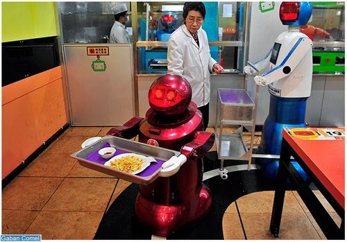 Restoran Robot Pertama Didunia. - Gaban Comel