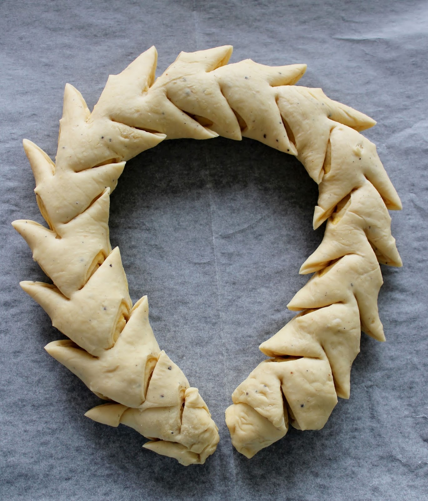 Huvilaelämää ja mökkiruokaa: Dallaspullat