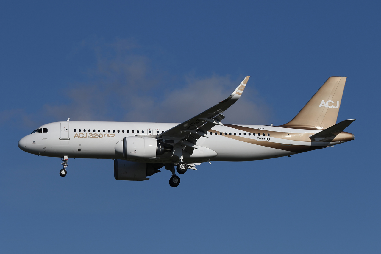 Airbus Hamburg Finkenwerder News: ACJ320NEO, Acropolis Aviation, G-KELT ...