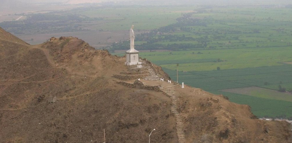 I.E."CÉSAR A. VALLEJO MENDOZA": EL VIA CRUCIS EN CHEPEN (LA LIBERTAD)