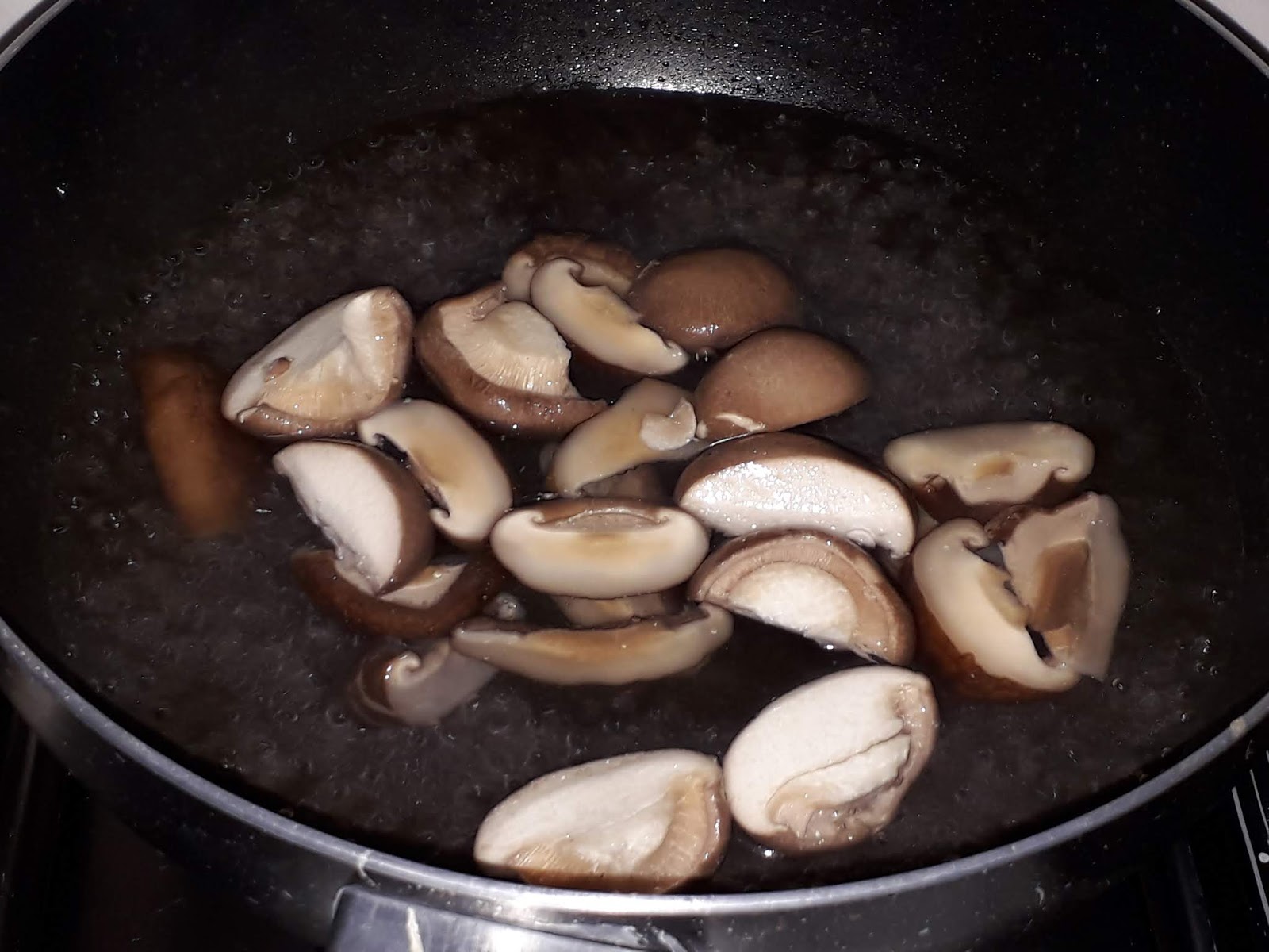 Cooking Pleasure: BRAISED MUSHROOMS WITH FRESH FU CHOK
