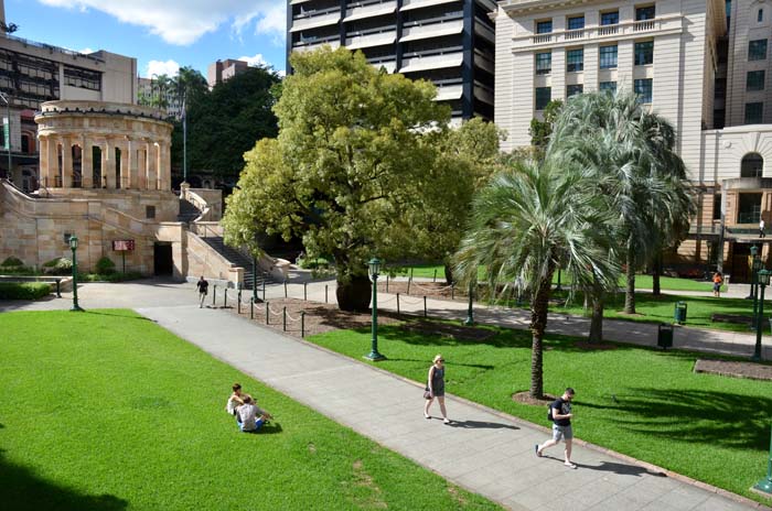 Travel With Giulio: Brisbane's City Sights 'hop-on, hop-off' bus