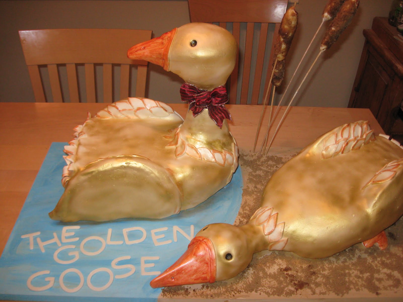 Queen Cakes: The Golden Goose
