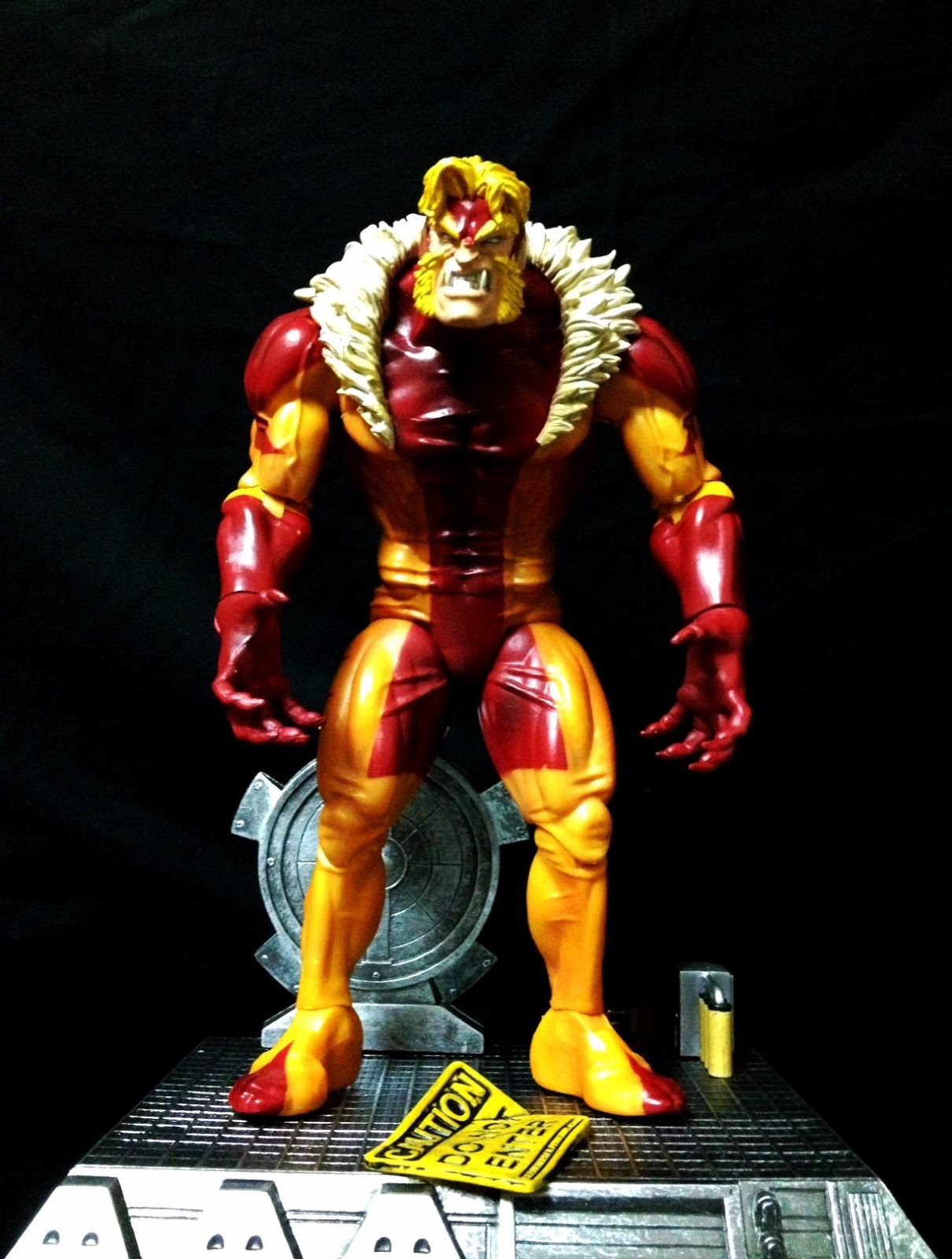 Combo's Action Figure Review: Sabretooth (Marvel Select)