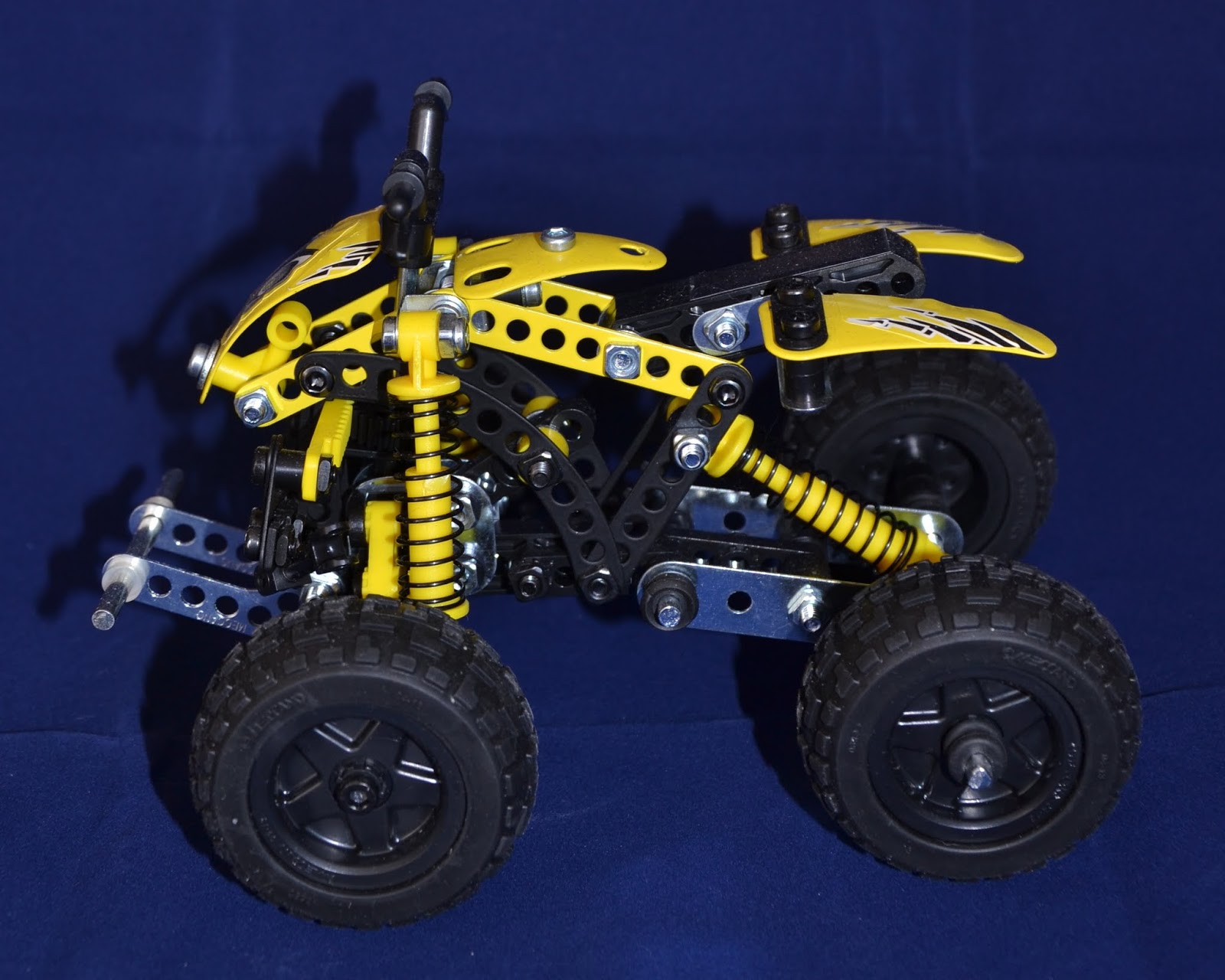 Vie-Pratique: Quelques réalisations Meccano par Norine