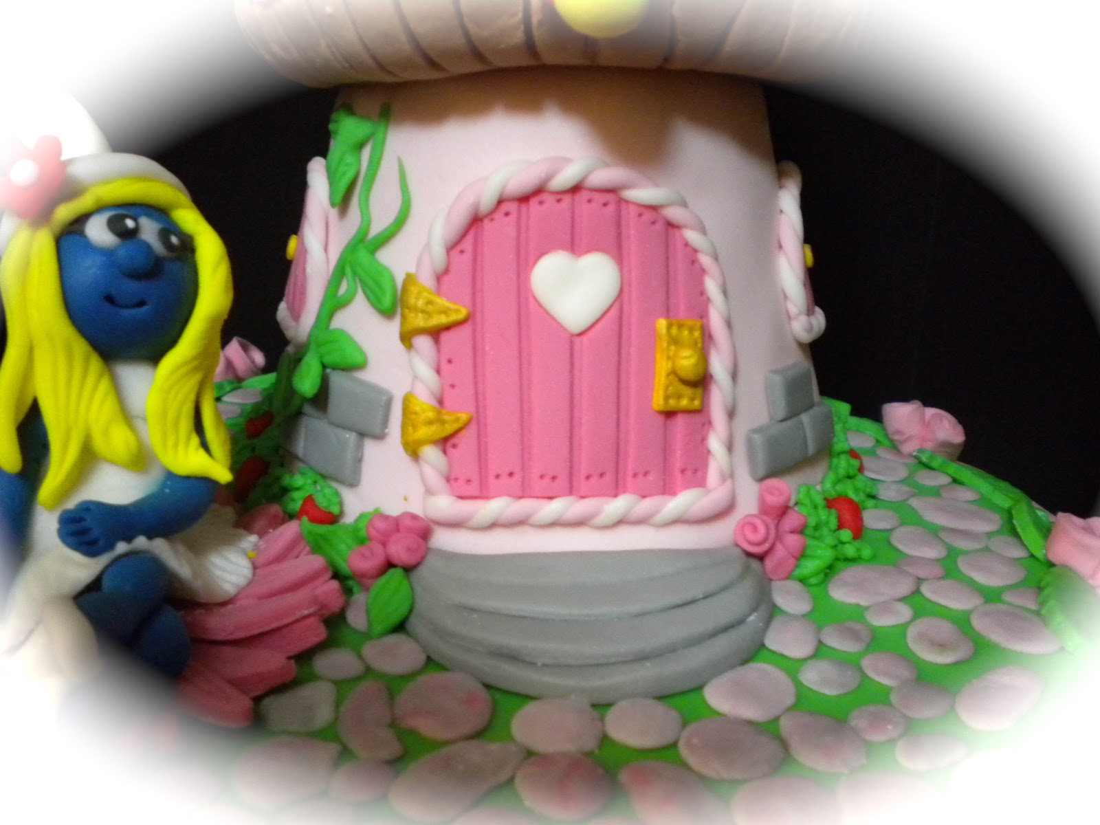 LE TORTE DI PATRICIA: Noi Puffi siam così! Torta Puffetta con casa ...