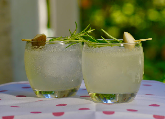 CampaSimpukka: Shake vigorously – päärynädrinkki