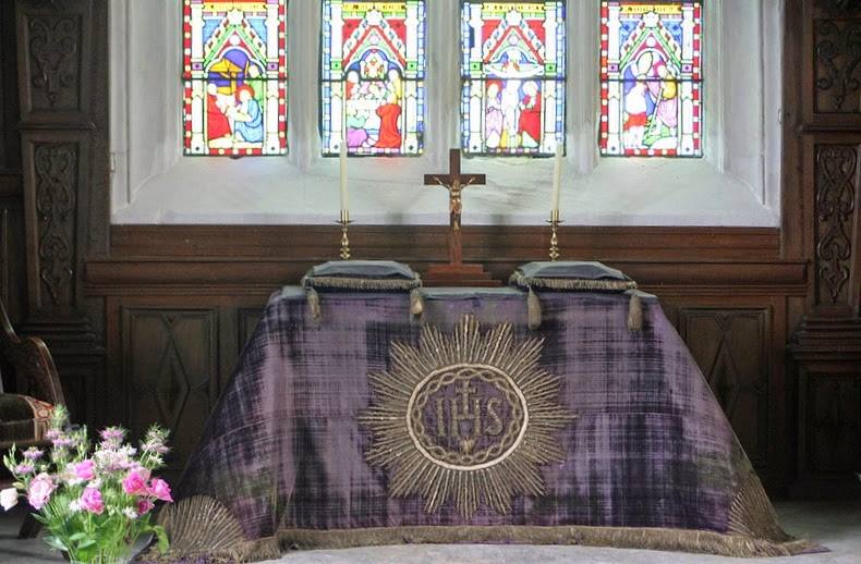 The Altar: the Church's Sancta Sanctorum, Worship from the early Church ...