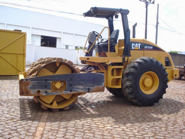 Rolo compressor Caterpillar, CP533E: equipamentos para construção civil