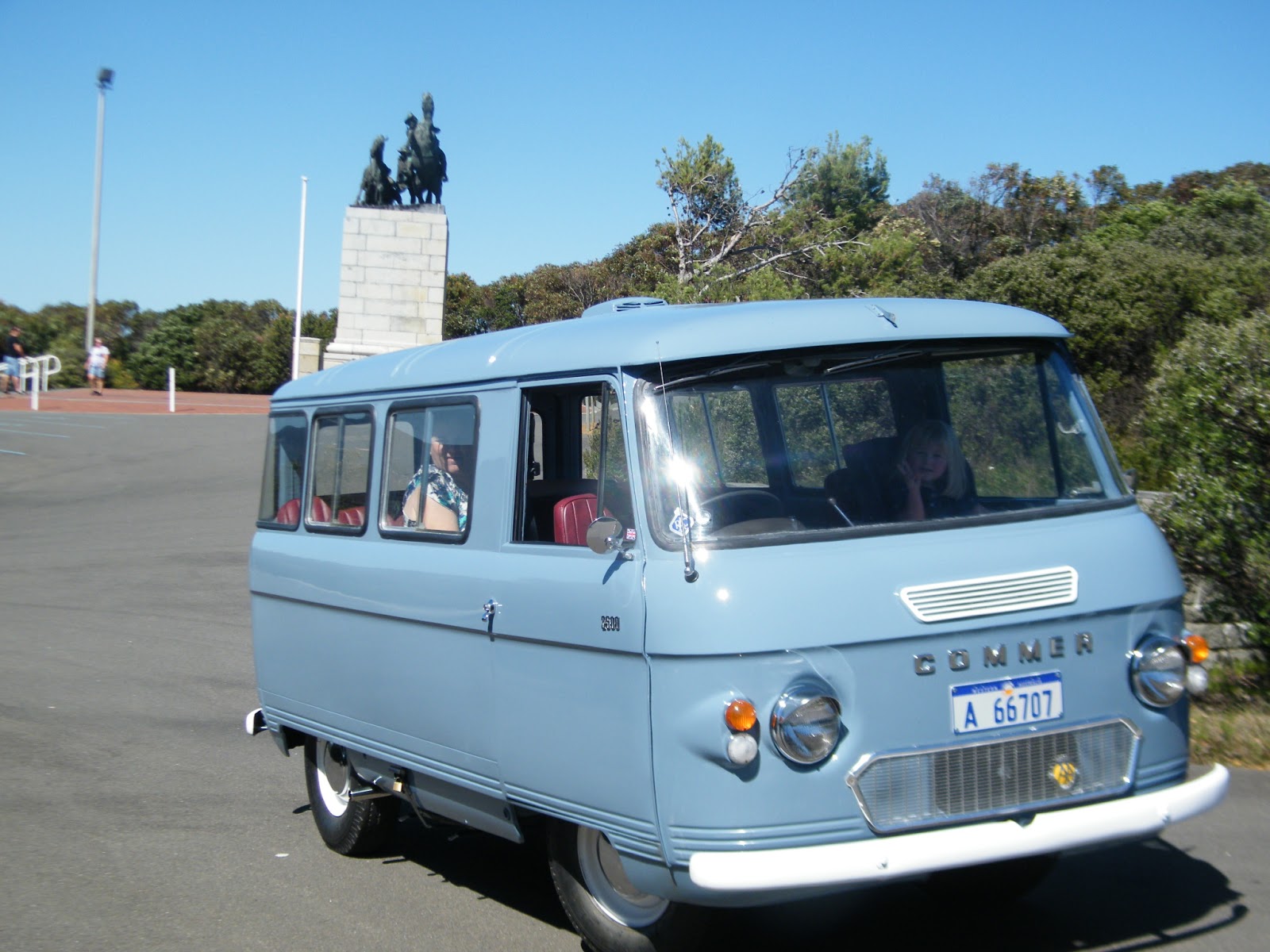 COMMER VAN OZ TOUR : Our 1970 Commer 2500 Light Bus.