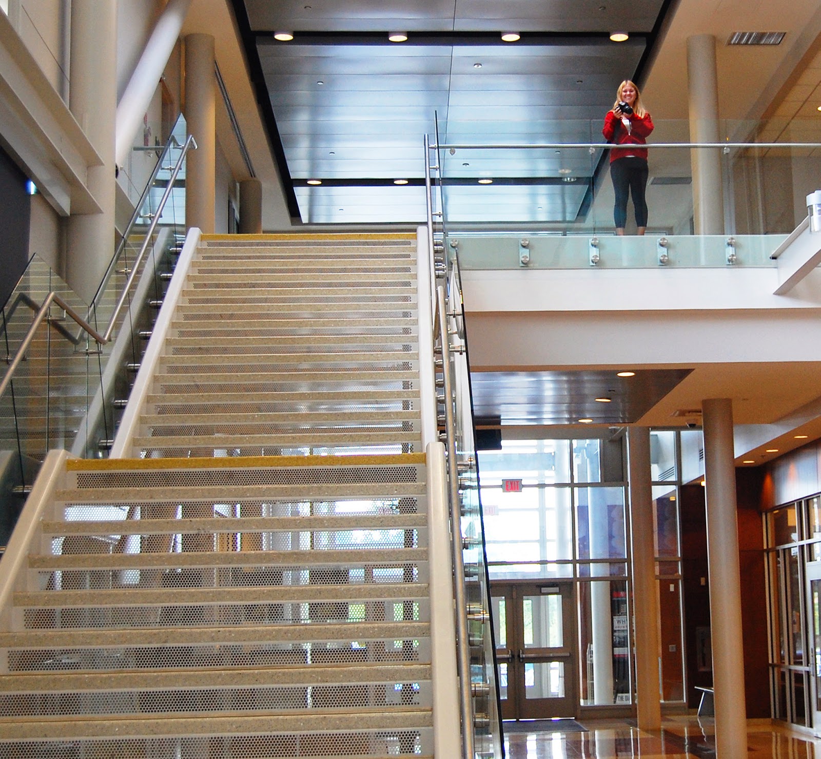 Intro to Multimedia Reporting: Indoor and Outdoor Pics