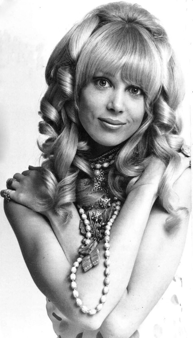 Rock's Most Beautiful Muse: 36 Rare and Fascinating Vintage Photos of a ...