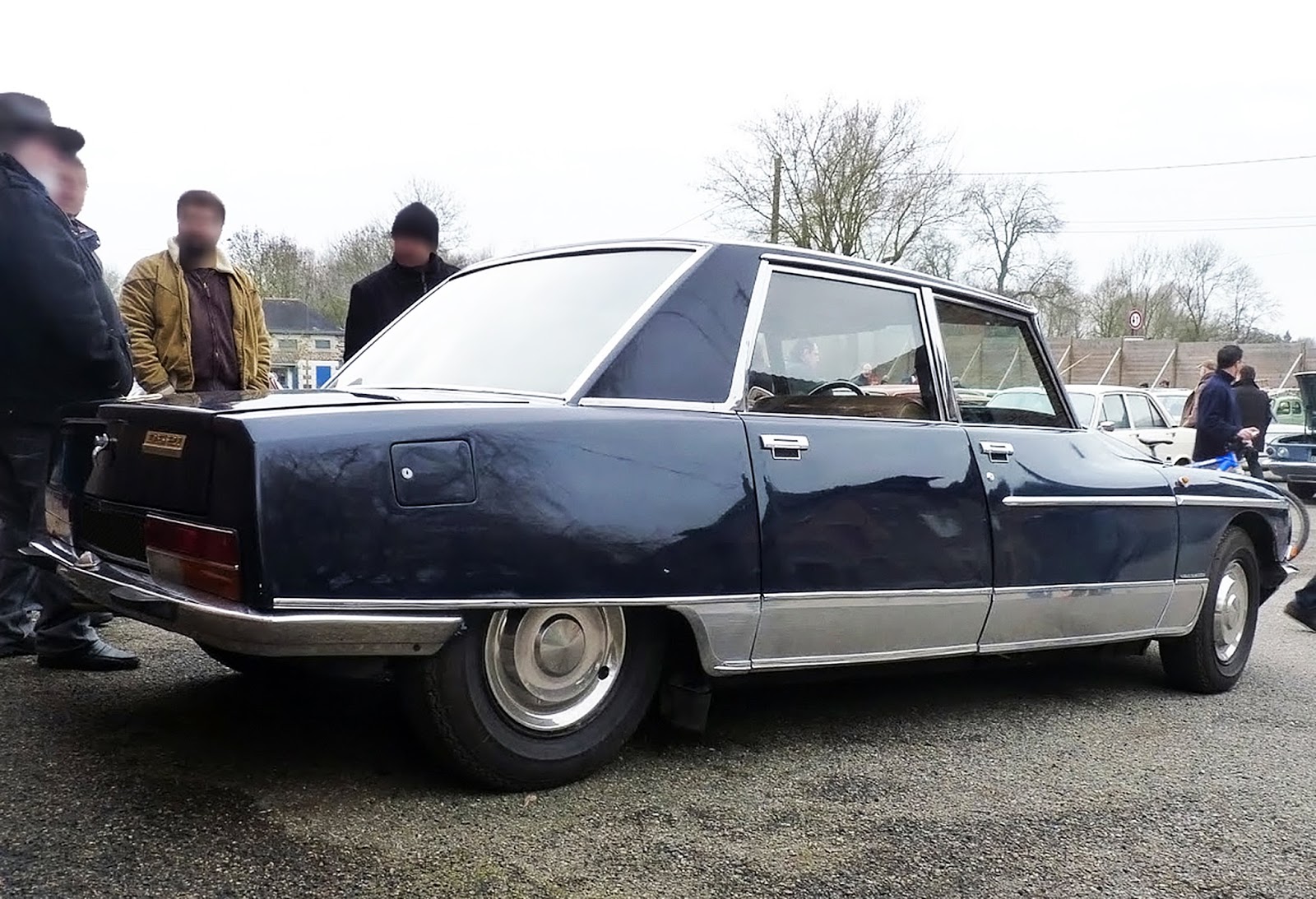 Curiosités automobiles et voitures de collection: Citroën DS Lorraine.