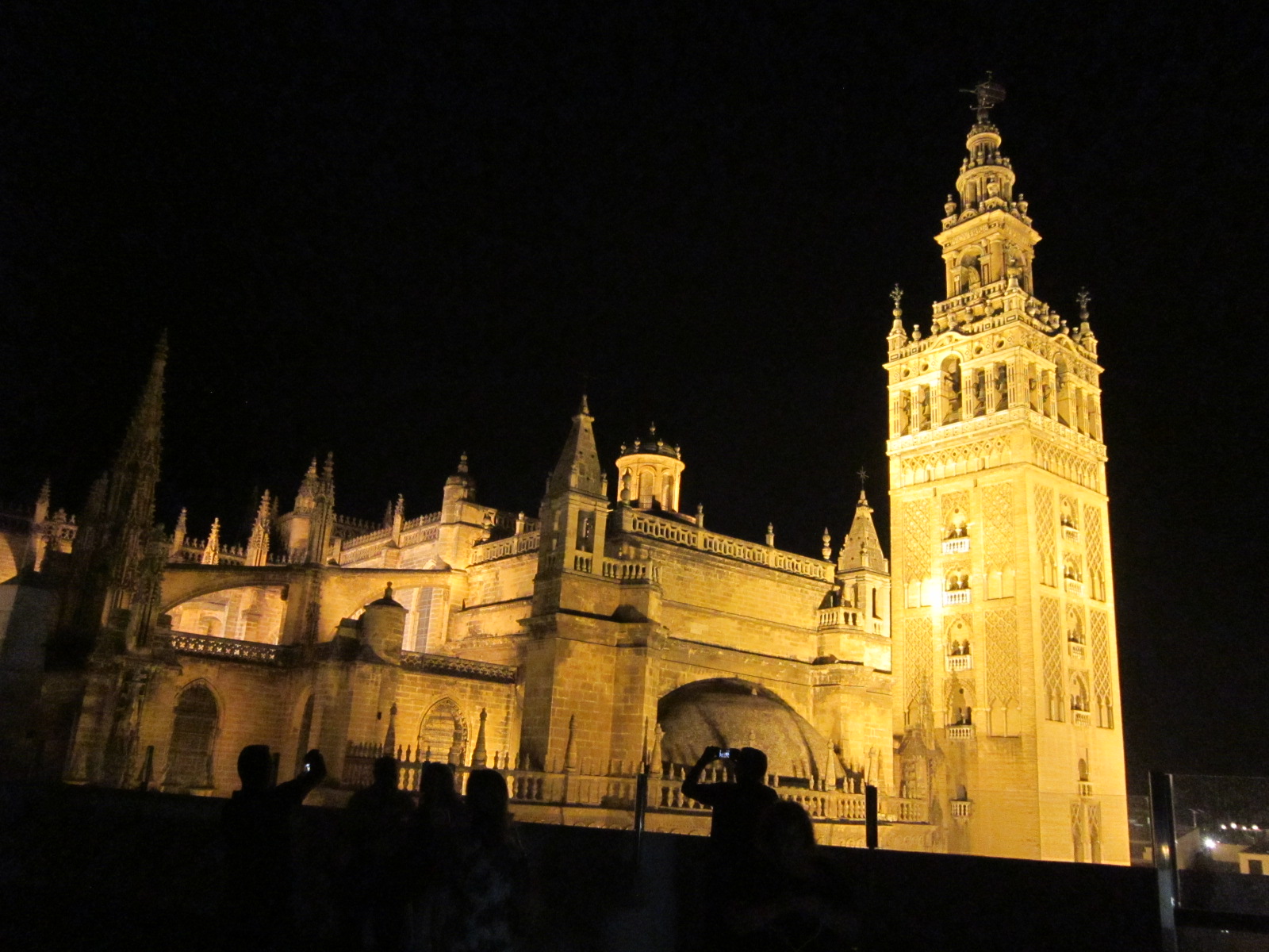 SEVILLA, VIDA Y LEYENDA: LA GIRALDA DE SEVILLA