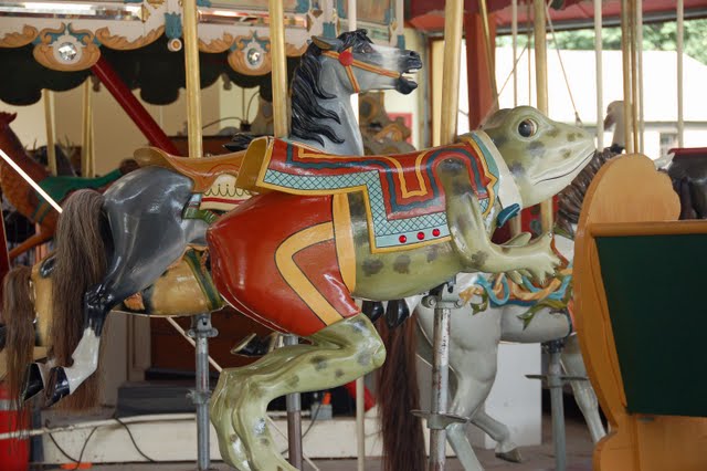 Vehicle - Automobile World: Ford Carousel - GP05