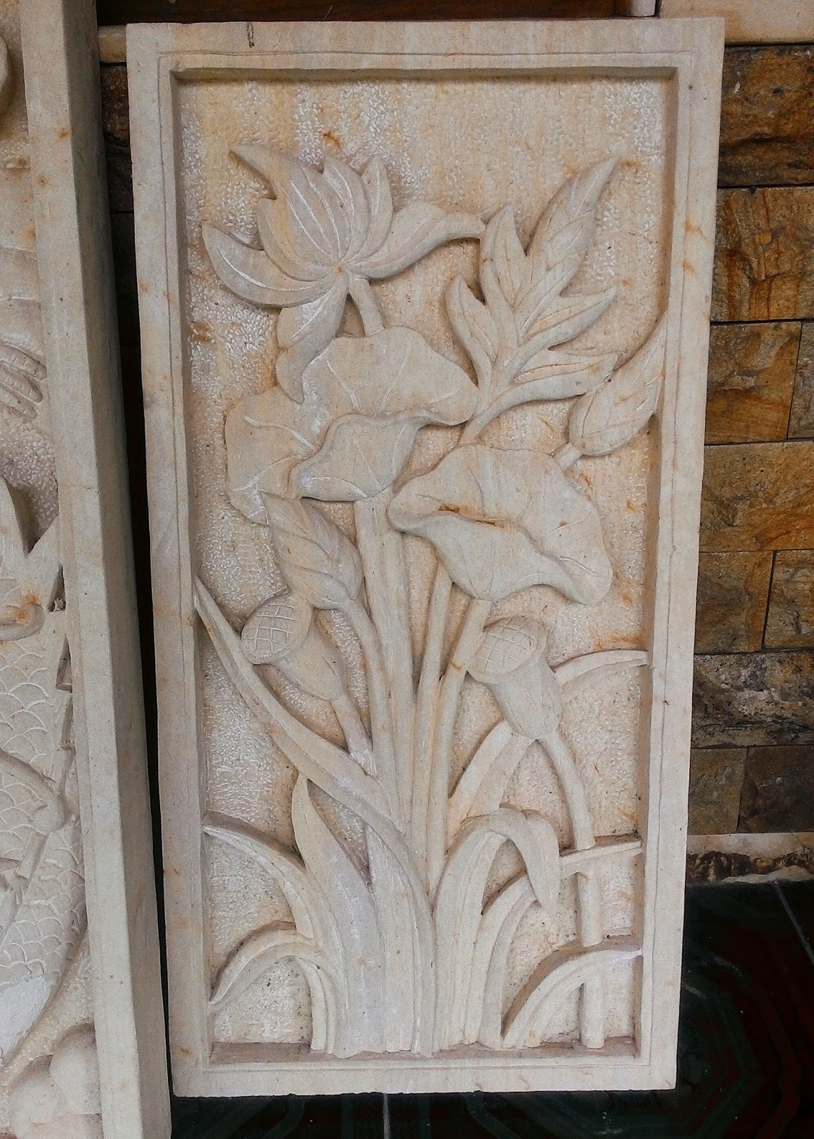 Kerajinan Batu Paras Jogja di Gunungkidul: Relief Batu Paras Jogja