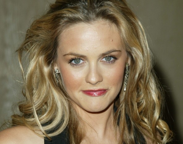 Super Hollywood: Alicia Silverstone Biography-Images And Wallpapers