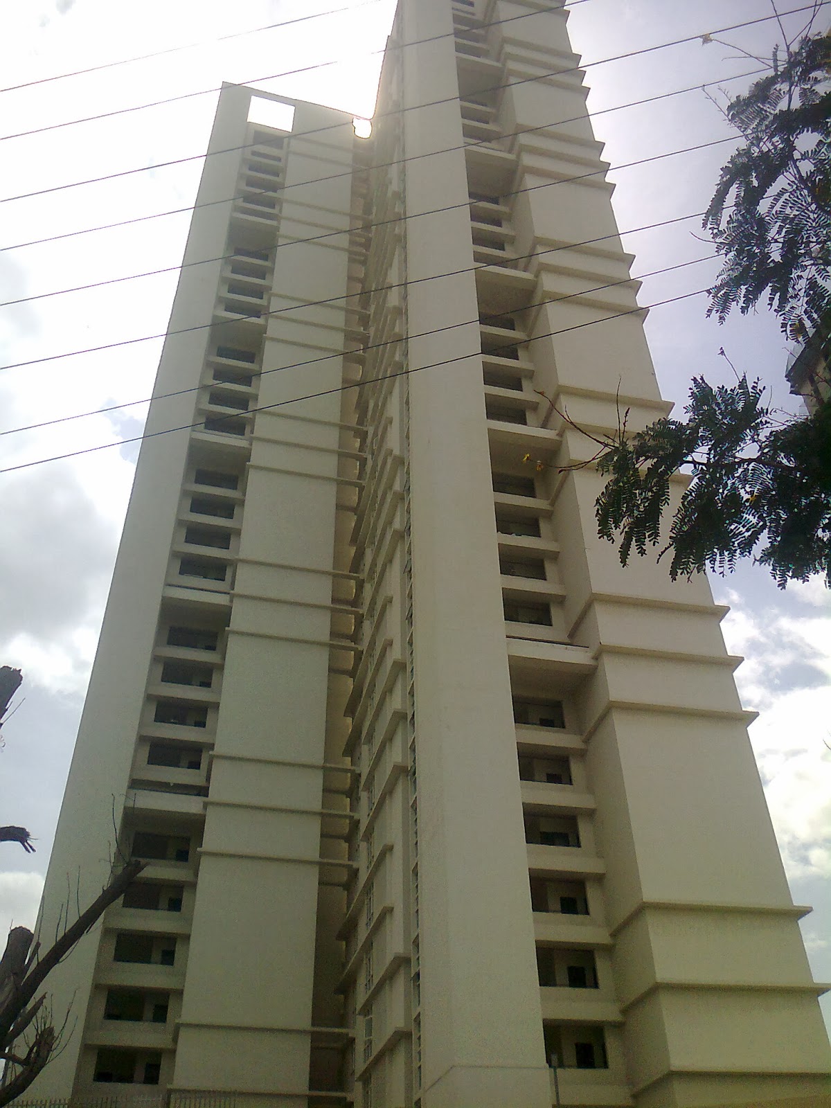 civilians hub: Largest building in hyderabad