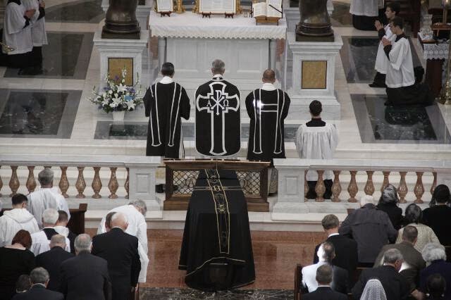 New Liturgical Movement: Growing Support for Traditional Liturgical ...