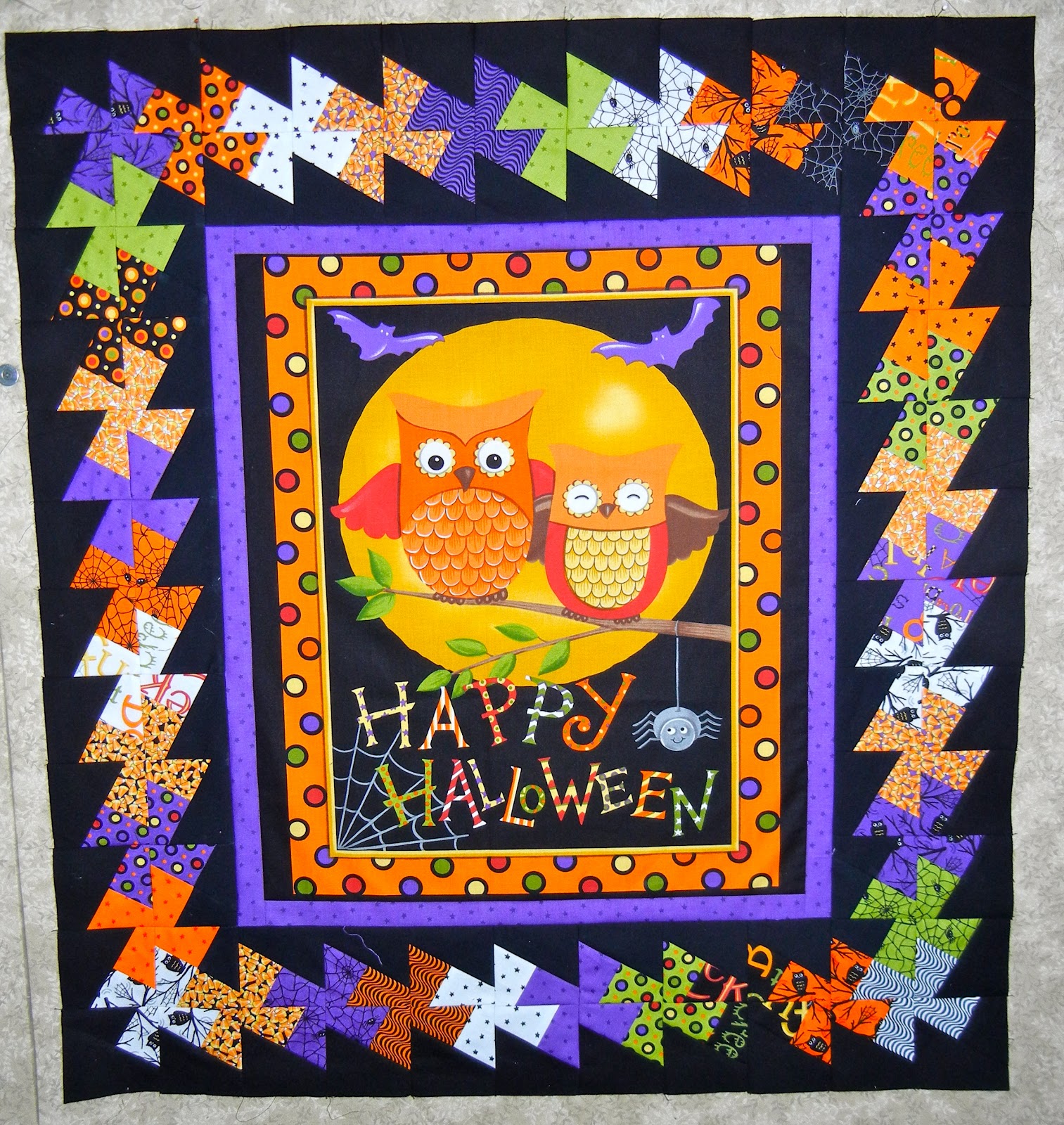 Bobbidink's Doings: Happy H"owl"-o-ween Wallhanging