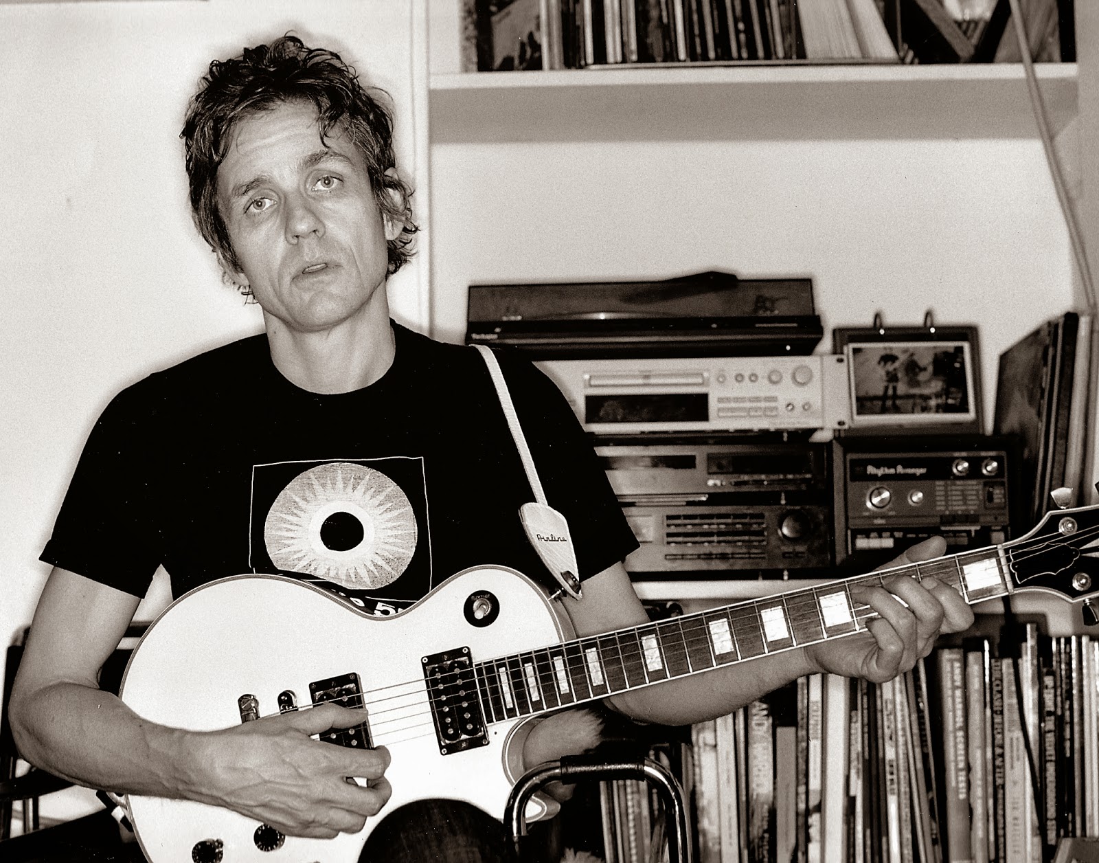 MIND GARDENS: DEAN WAREHAM: "ALGUNAS CANCIONES DE ESTE DISCO SUENAN ...