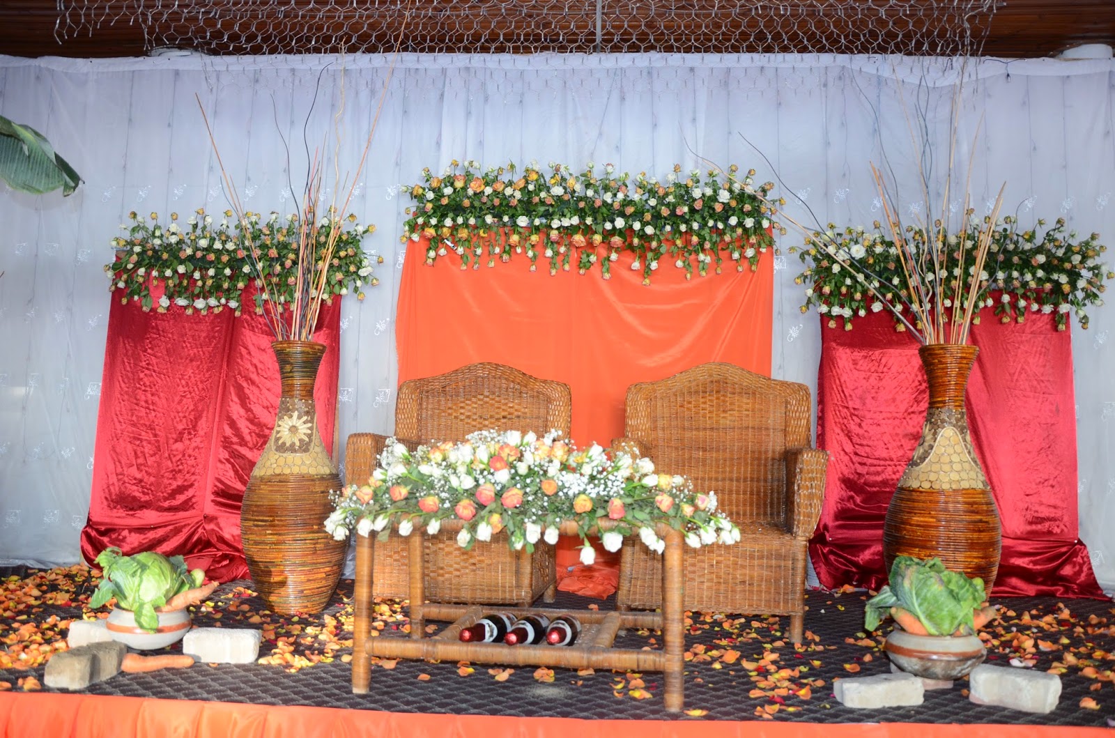 WEDDING ZETU: NAMNA YA KUPAMBA UKUMBI WA SHEREHE