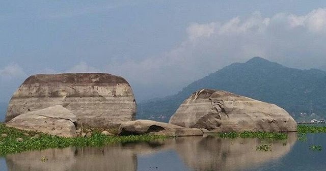 Wisata Indonesia Bagus: Batu Cadas Gede Di Danau Cilangohar, Desa ...