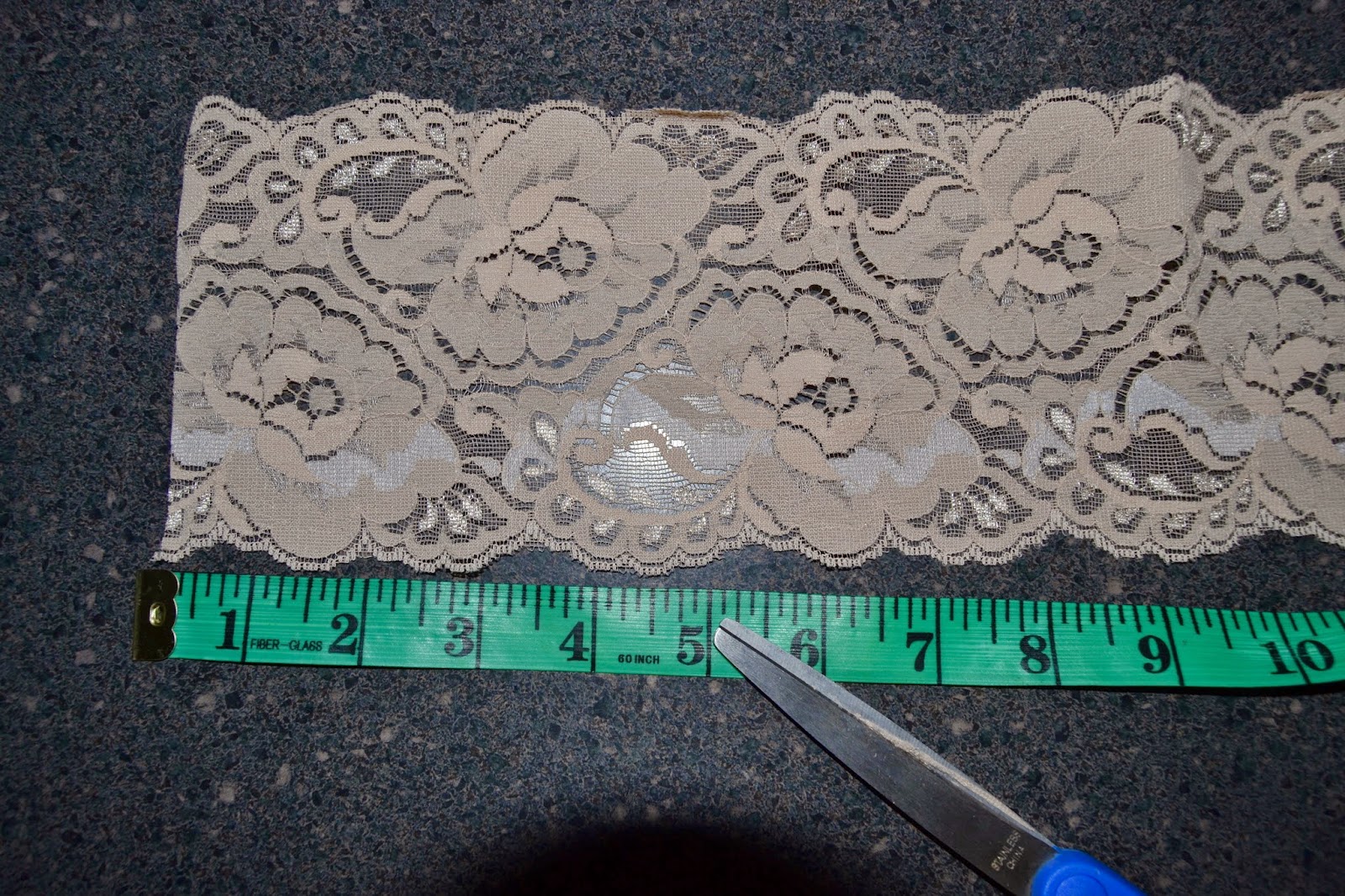 The Gangstress Ladies' Tutorials: 15-Minute Lace Pocket