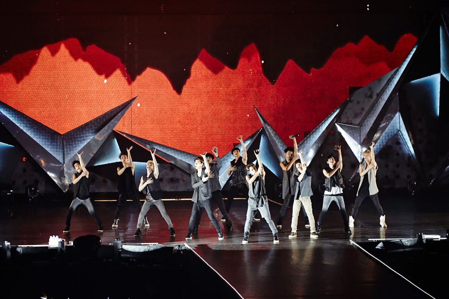 EXO Holds its First Ever Concert in Singapore