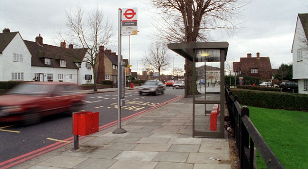 A TALE OF A HAUNTED BUS STOP | Haunted Earth`s Ghost World