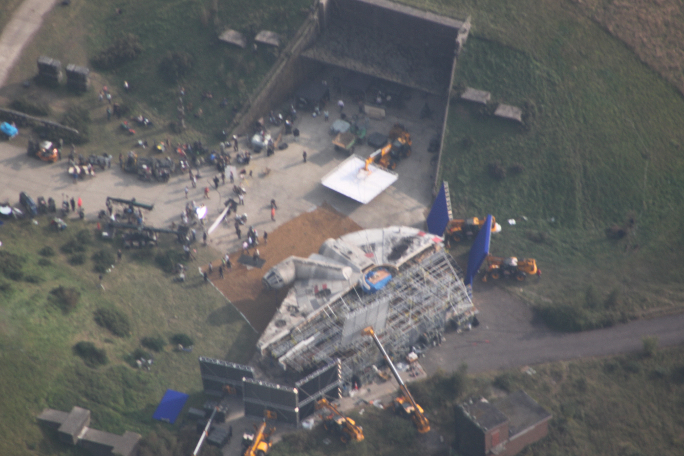 More Photos Of 'The Force Awakens' Greenham Common Set Emerge | The ...