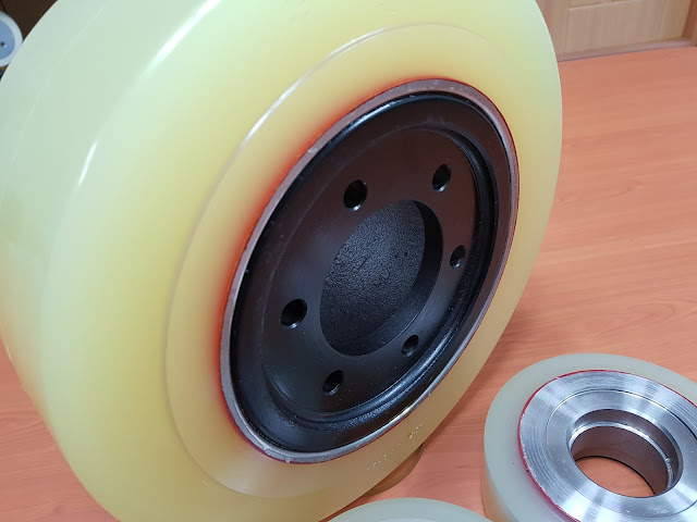 Forklift Urethane Tire Total Solution HANA TIRE: DOOSAN REACH TYPE ...