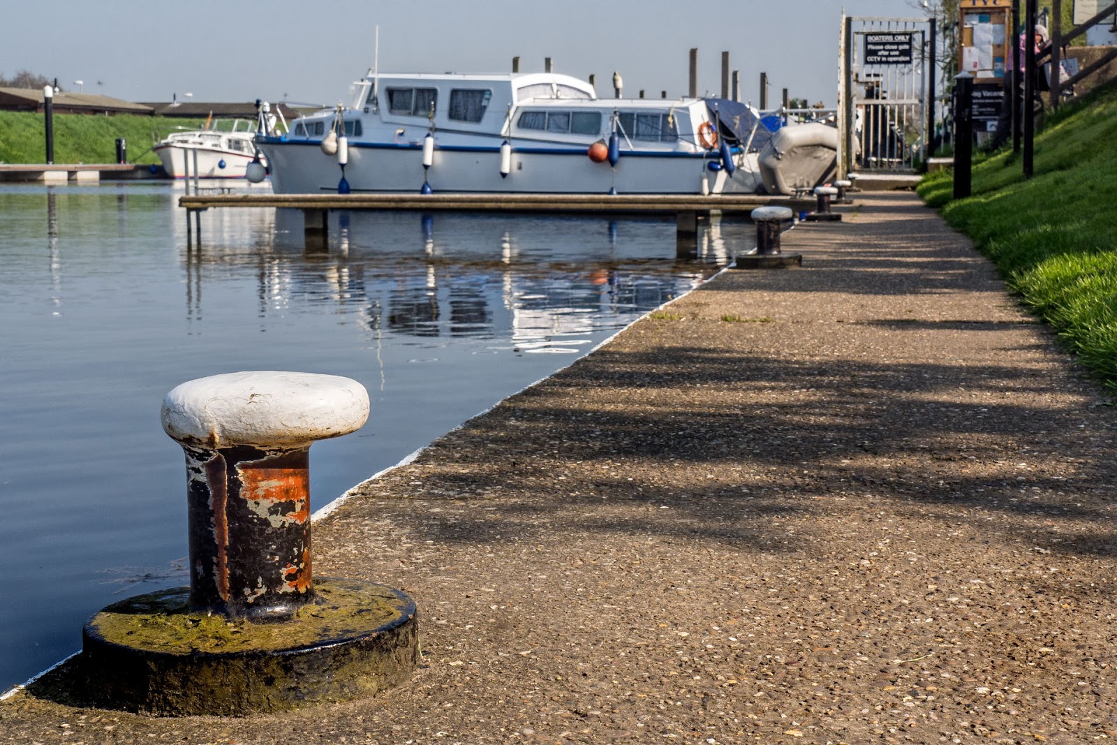 Lincolnshire Cam: Torksey Lock