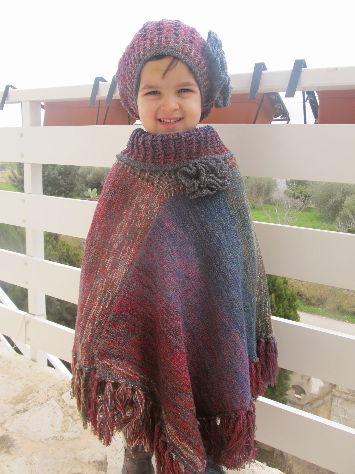Rossa Art: PONCHO BIMBA CON CAPPELLINO
