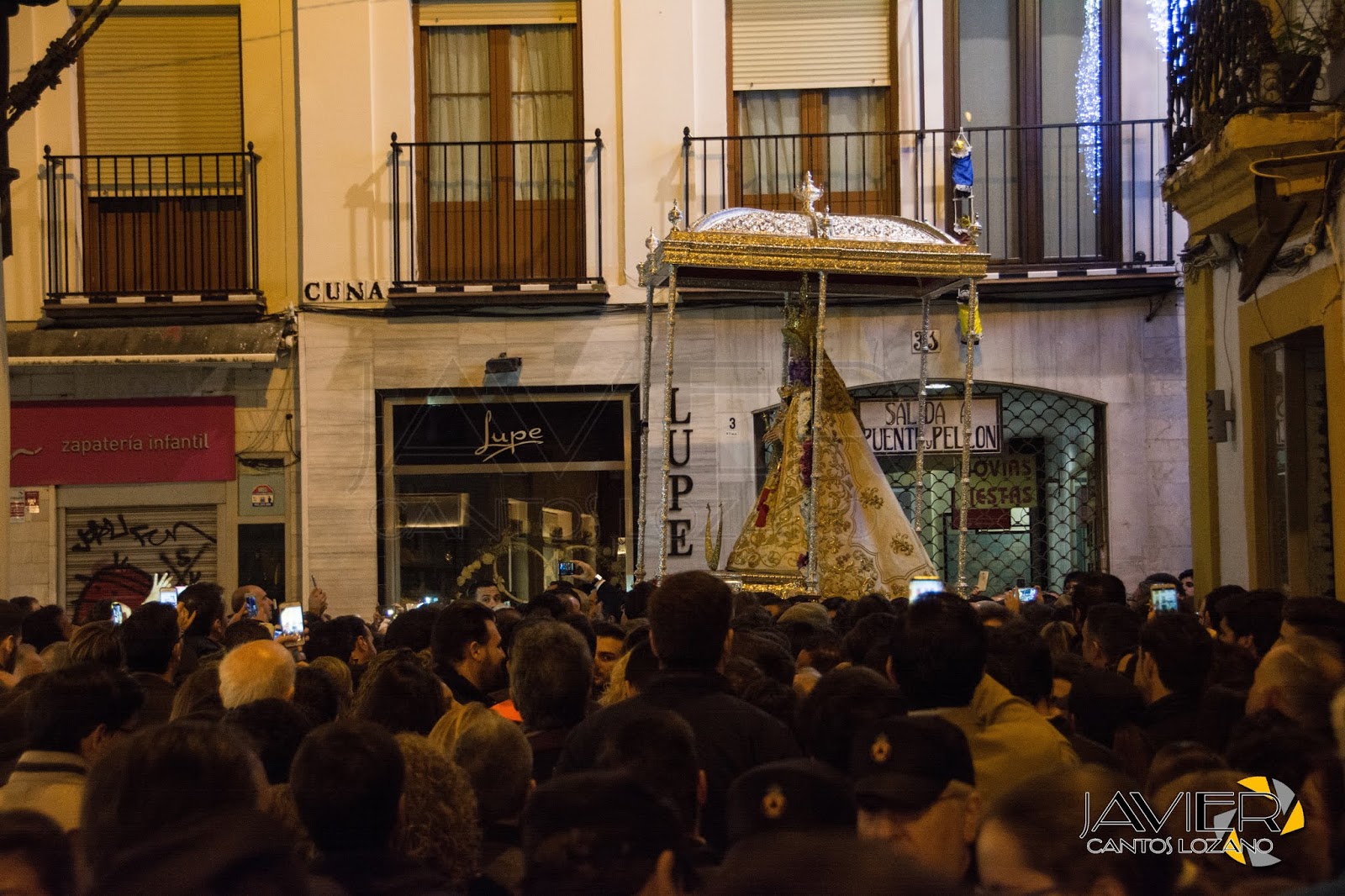 La Pasión a través del Objetivo.: "Sevilla, Rocío, Lotera" Salida ...