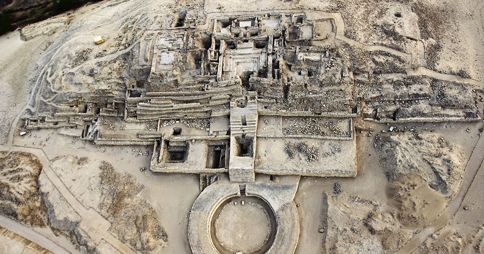 City of Caral in the Supe Valley (3500-1800 BCE). Peru - Ancient ...