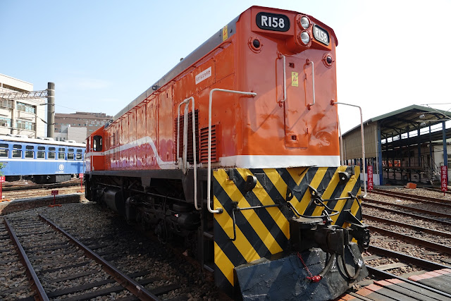 Blair's 鐵道攝影: R158柴電機車 / TRA R158 Diesel-electric Locomotive