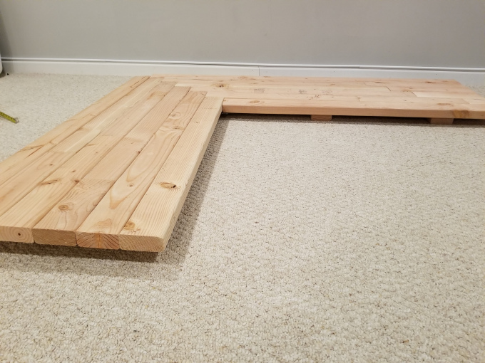 How to : DIY Build L shaped office desk using 2x4s