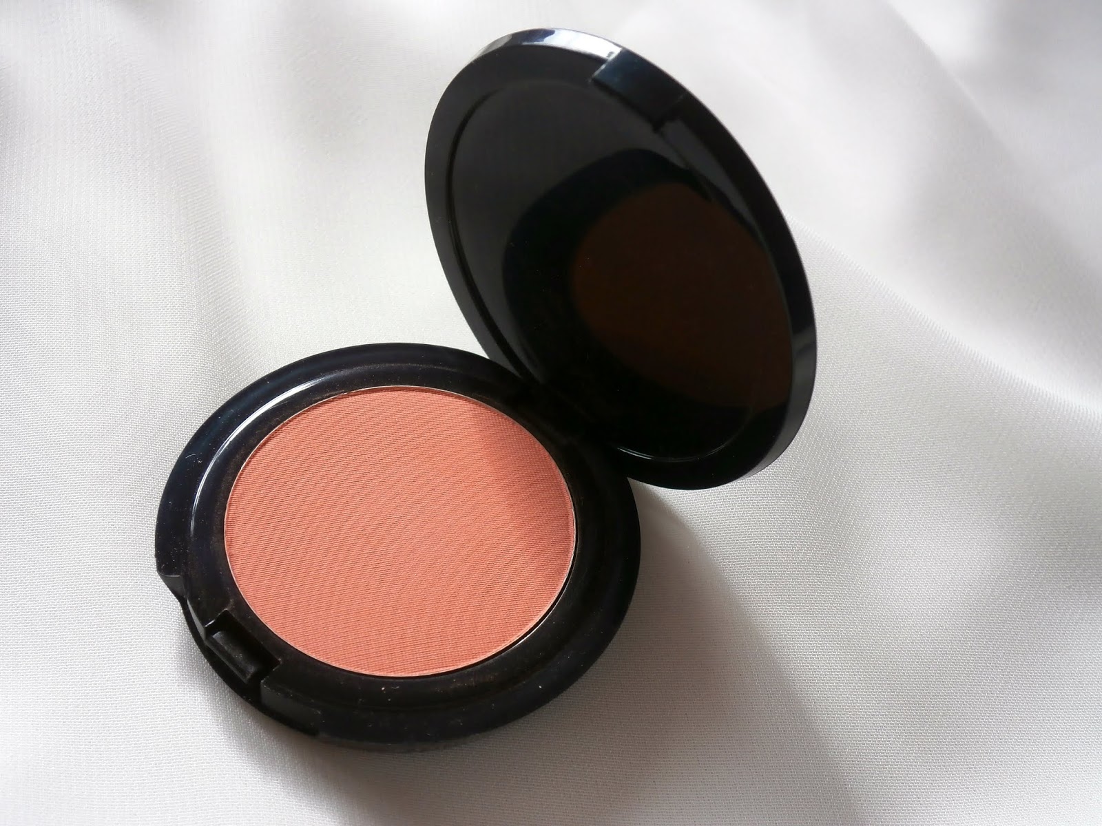 FARMASI TENDER BLUSH ON RUMENILO// 09 PEACH BLOSSOM - beautyyylover101